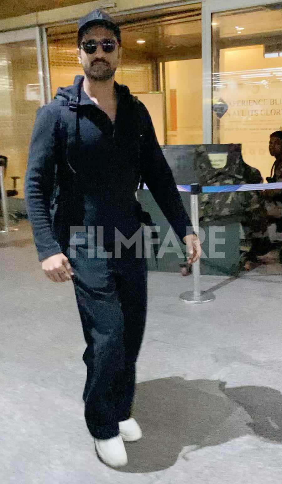 Photos: Vicky Kaushal Keeps It Casual and Cool in an All-Black Look As ...