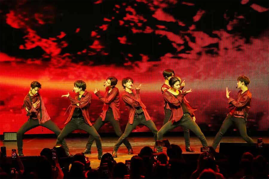 PICS: ENHYPEN Bring Unmatched Energy to The Stage in These Electrifying ...