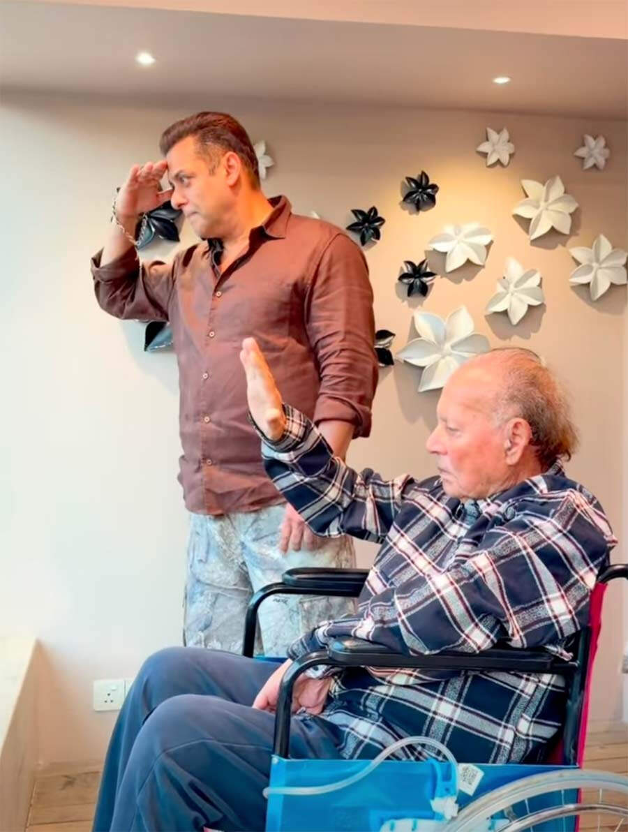 Salman Khan Celebrates Eid 2026 With Salim Khan, Greets Fans In ...