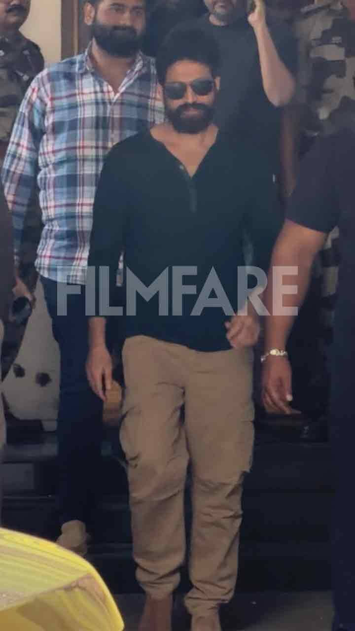 Photos: Yash Makes a Sharp Appearance at Mumbai Airport | Filmfare.com