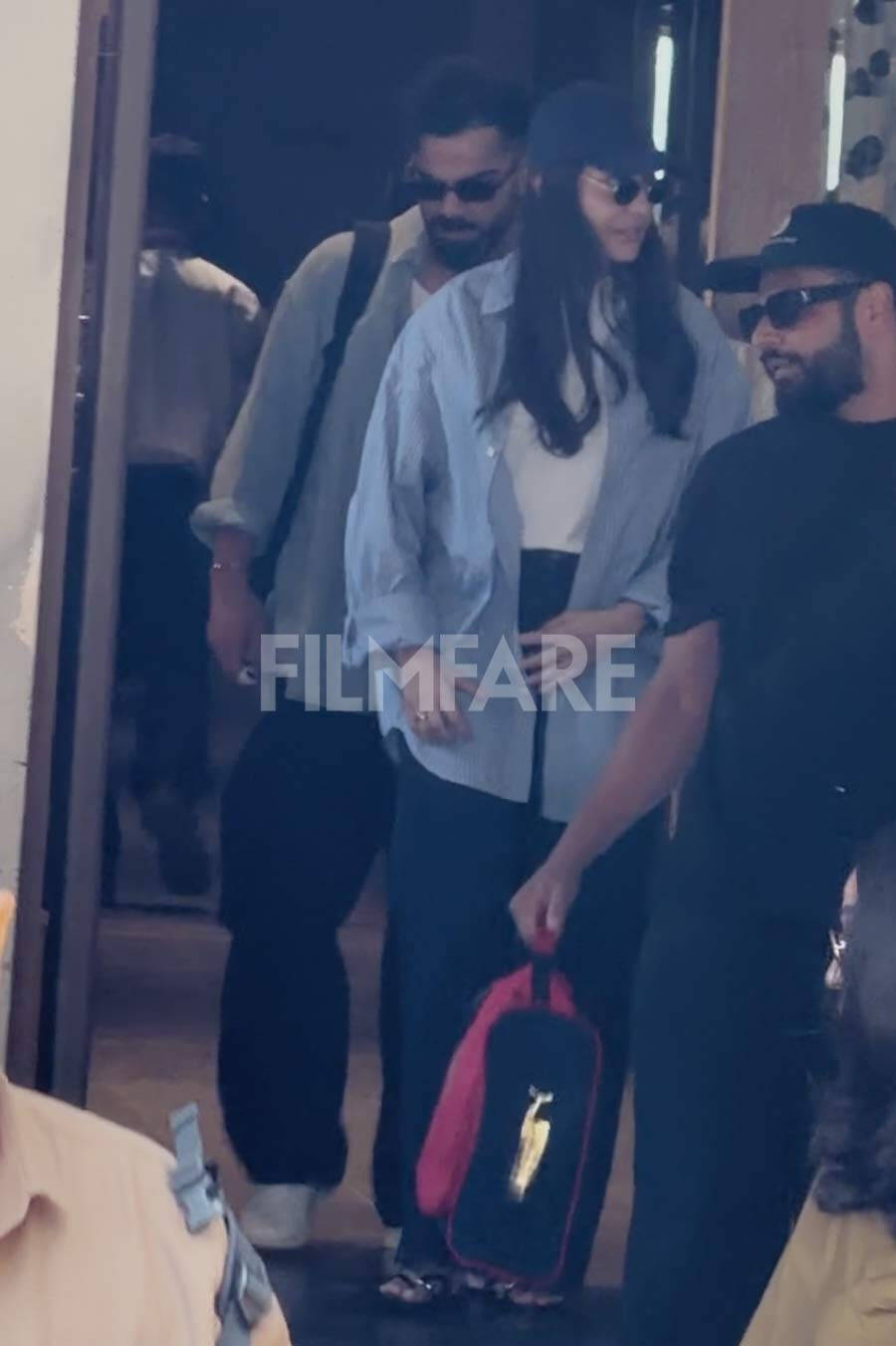 PHOTOS: Anushka Sharma and Virat Kohli Arrive in Mumbai After Win in ...