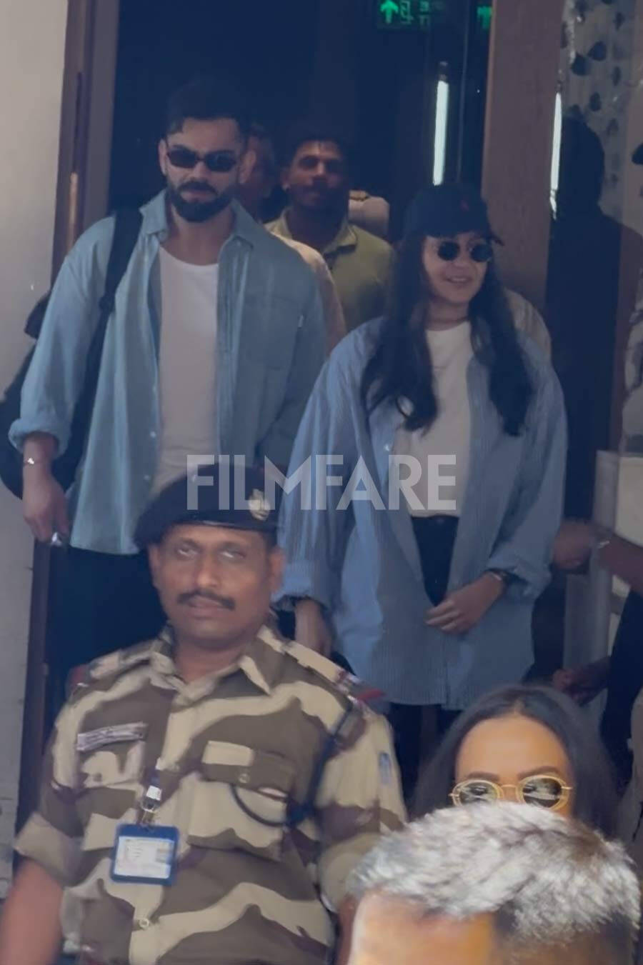 PHOTOS: Anushka Sharma and Virat Kohli Arrive in Mumbai After Win in ...