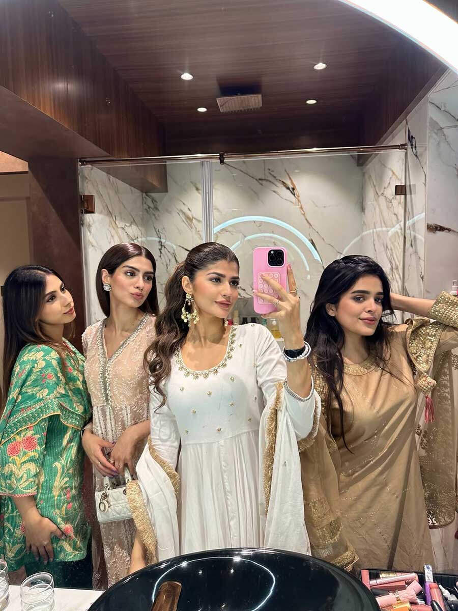Khushi Kapoor's Latest Photo Dump Is Simply Adorable | Filmfare.com