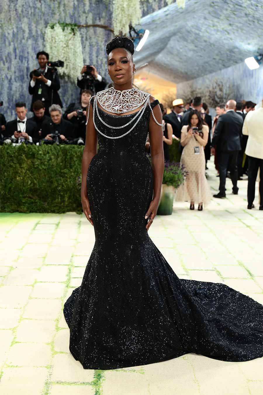 MET Gala 2026 Kicks Off With Nicole Kidman, Gigi Hadid and More ...